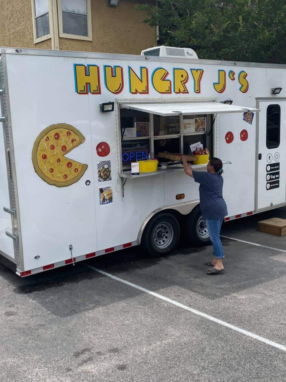Hungry J’s Pizza | Book a Food Truck in Austin, Texas